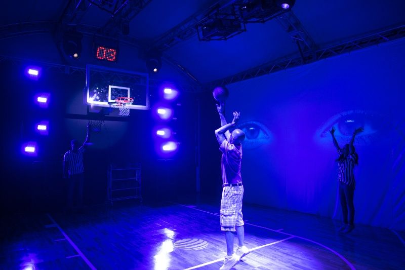 Polyester Fabric vs. Vinyl for Backdrops