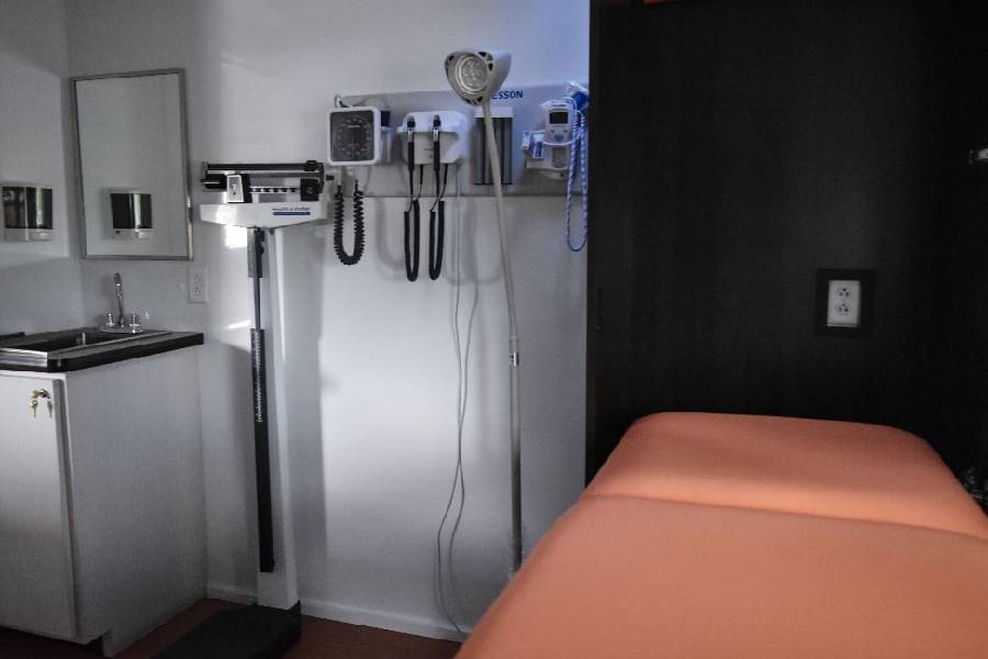 Do Traveling Nurses Work in Mobile Healthcare Units?